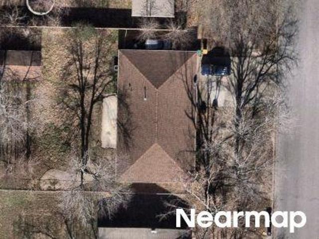 N 34th St