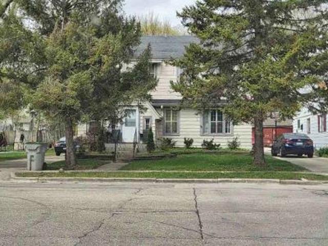 N 35th St
