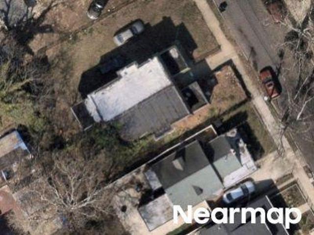 N 35th St