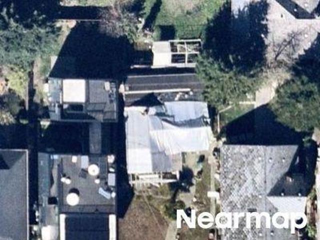 N 38th St