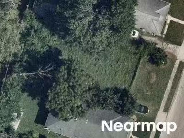 N 38th St