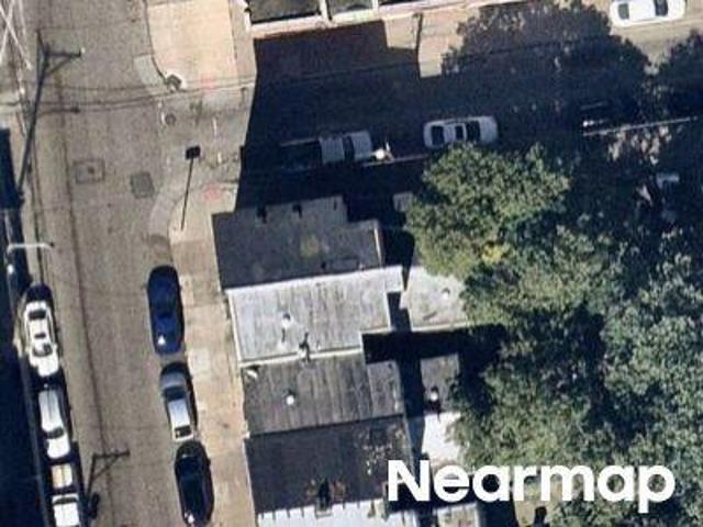 N 39th St