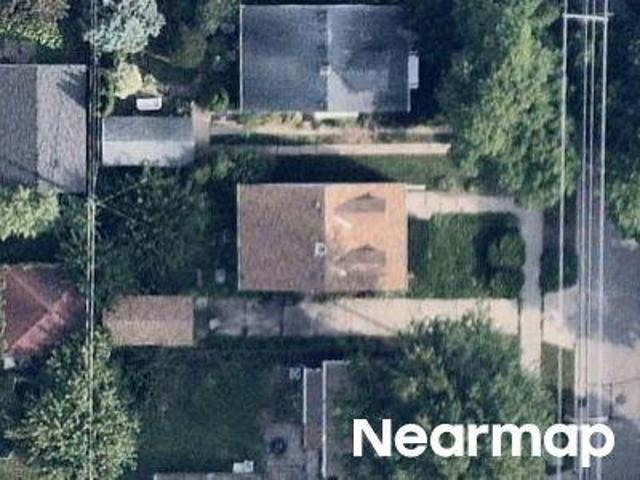 N 39th St