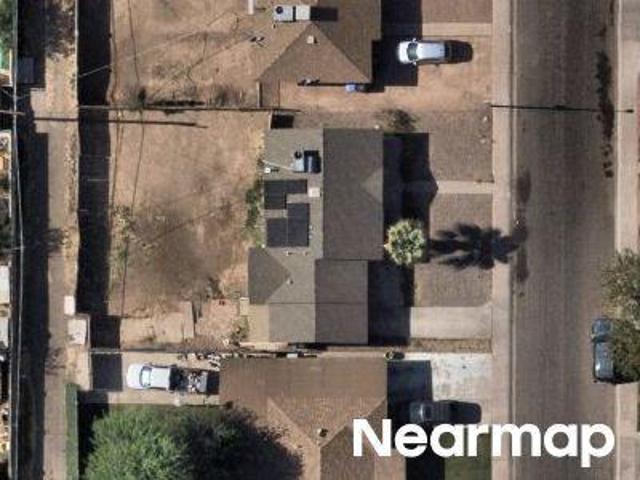 N 30th Ave