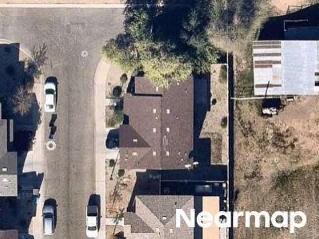N 30th Ave