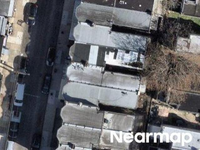 N 30th St