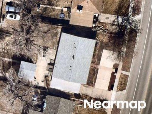 N 30th St