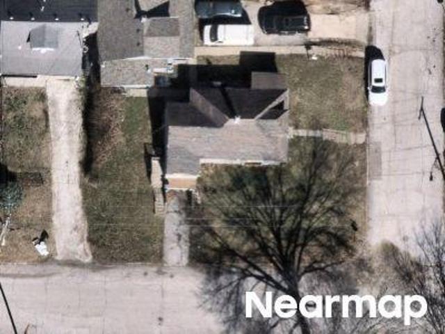 N 30th St