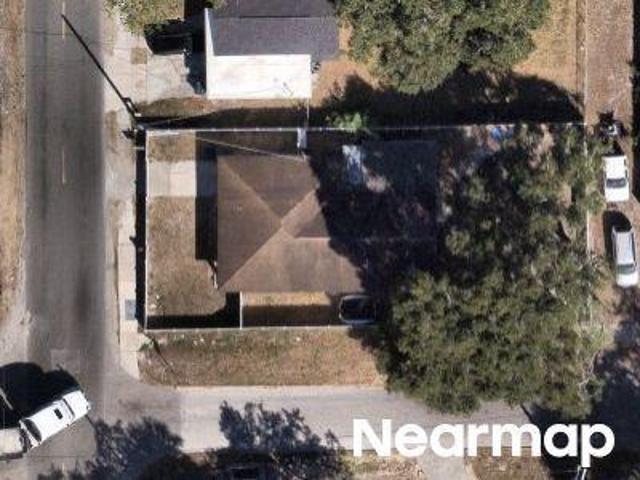 N 30th St