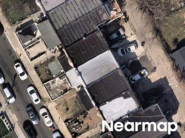 N 32nd St
