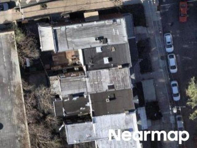 N 32nd St