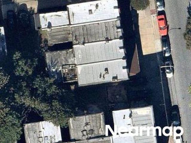 N 32nd St
