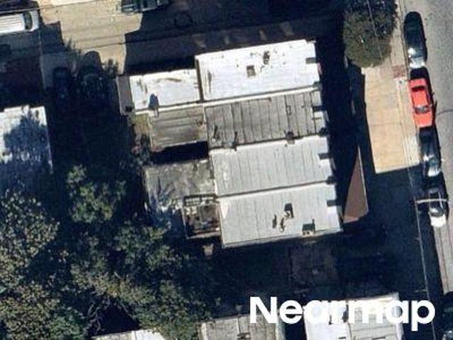 N 32nd St