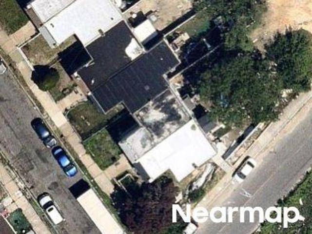 N 32nd St