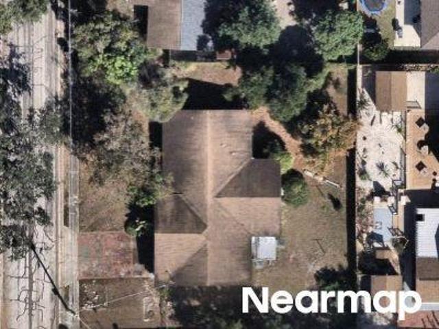 N 32nd St