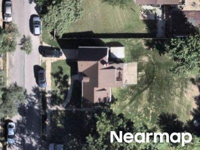 N 32nd St