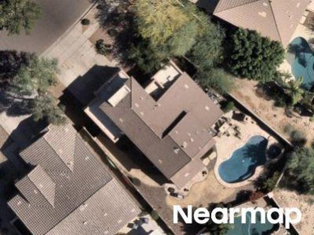 N 33rd Ln