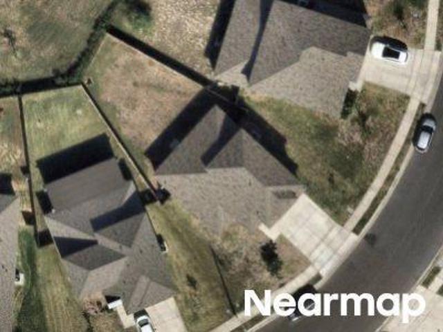 N 33rd Ln