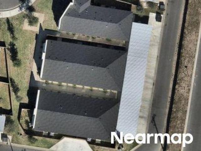 N 33rd Ln