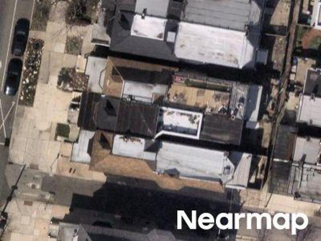 N 33rd St