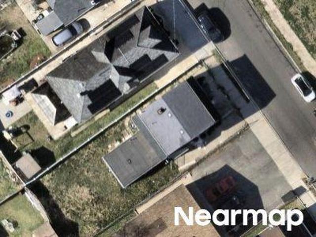 N 33rd St