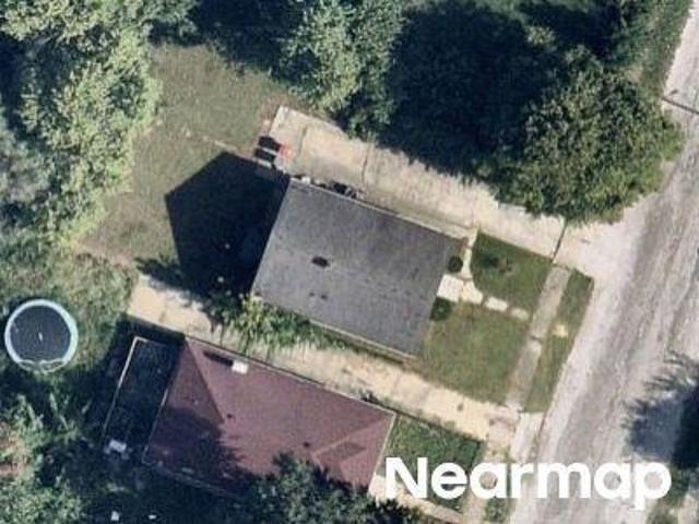 N 33rd St