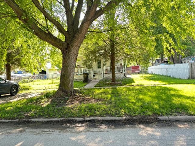 N 3rd St