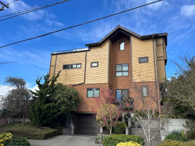 N 45th St