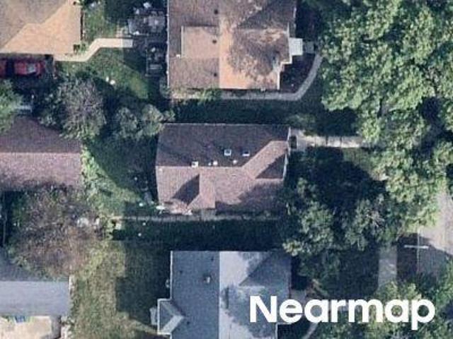 N 46th St