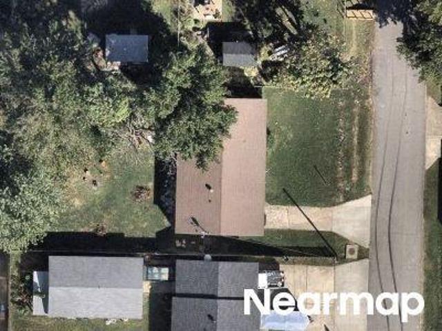 N 47th St