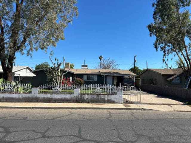 N 48th Ln