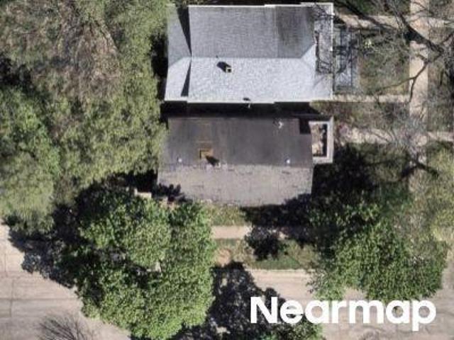 N 48th St