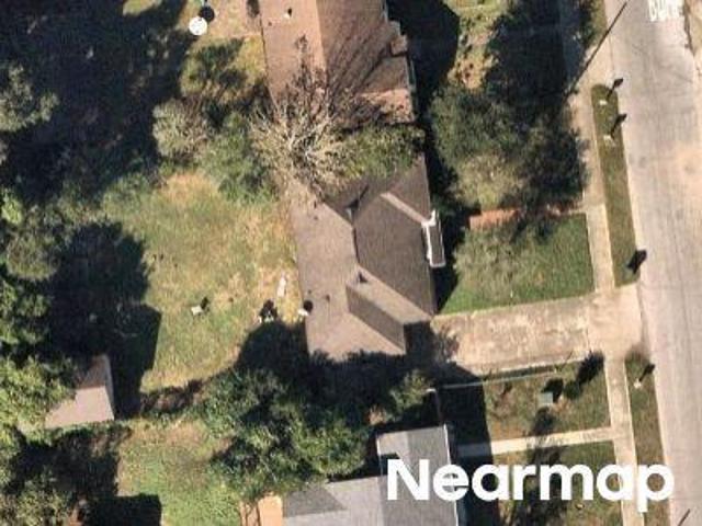 N 49th Ave