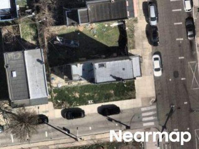 N 49th St