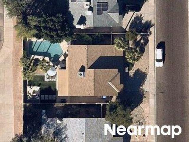 N 40th Dr