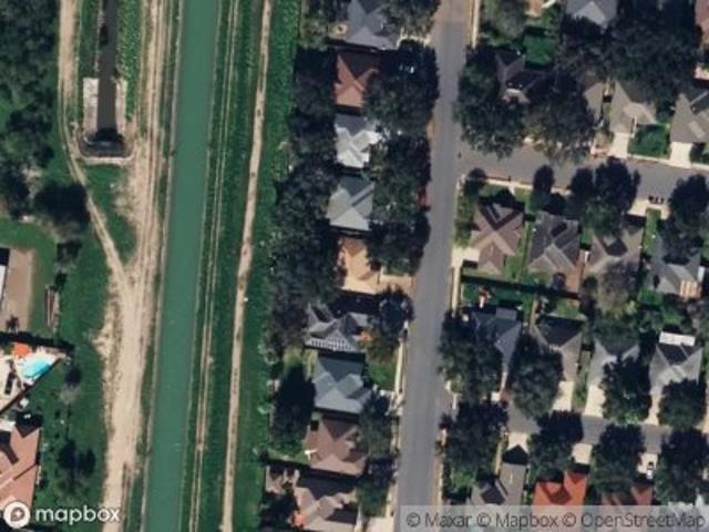 N 40th St