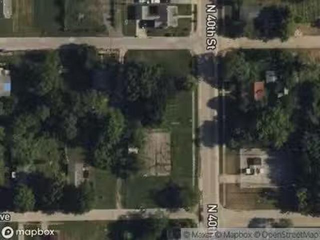 N 40th St