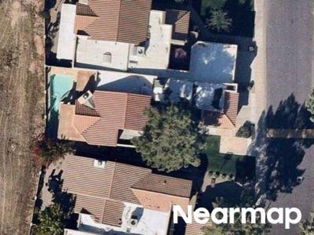 N 40th Pl