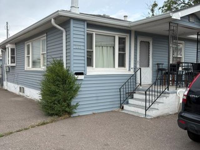 805 S 4th Ave, Brighton, CO 80601