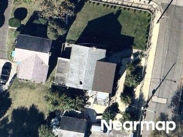 N 4th St