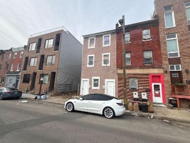 N 4th St
