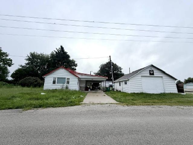 N 575th St