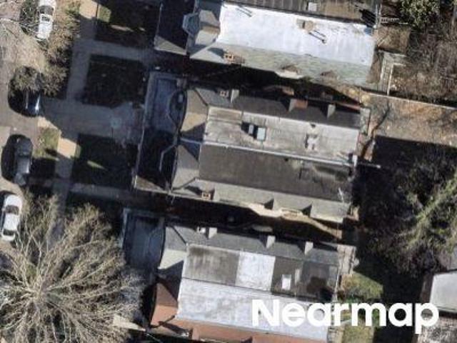 N 50th St