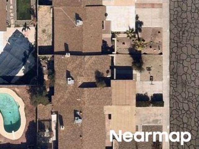 N 52nd Ln