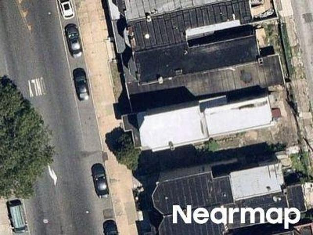 N 52nd St