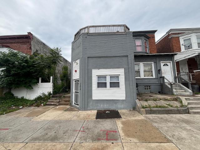 N 52nd St