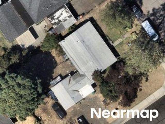 N 5th St