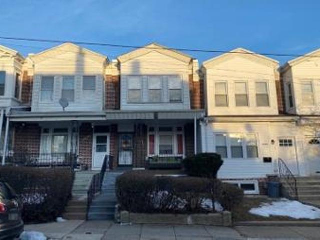 N 61st St
