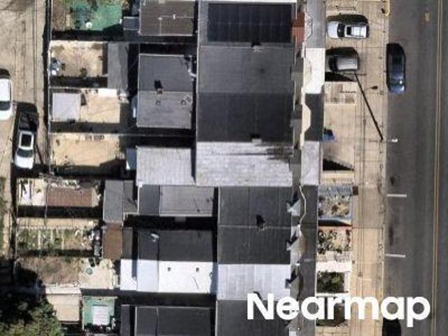 N 6th St