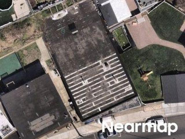 N 6th St